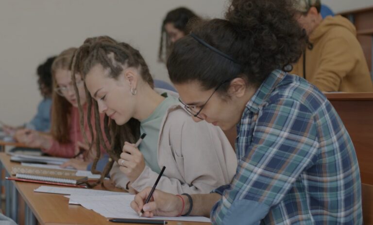 What Are the Standard Grade Levels by Age in the US?